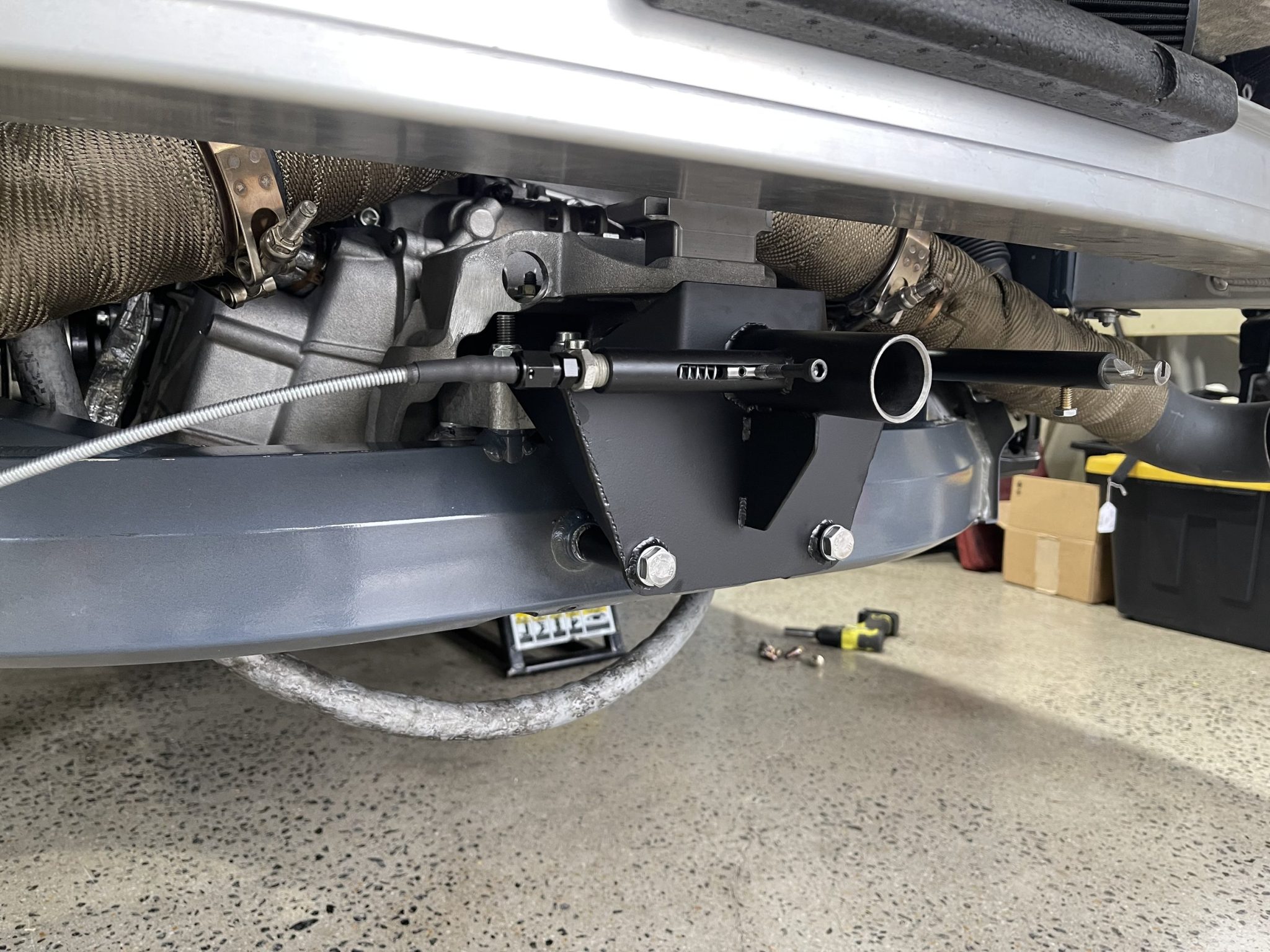 Colab Garage Removable R8 / Huracan Parachute Mount - Boost Logic